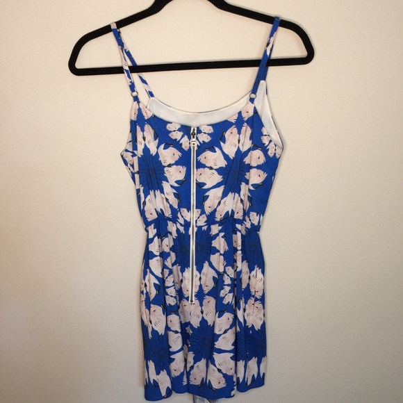 Alice + Olivia | Pants & Jumpsuits | Alice Olivia Flutter Romper In ...